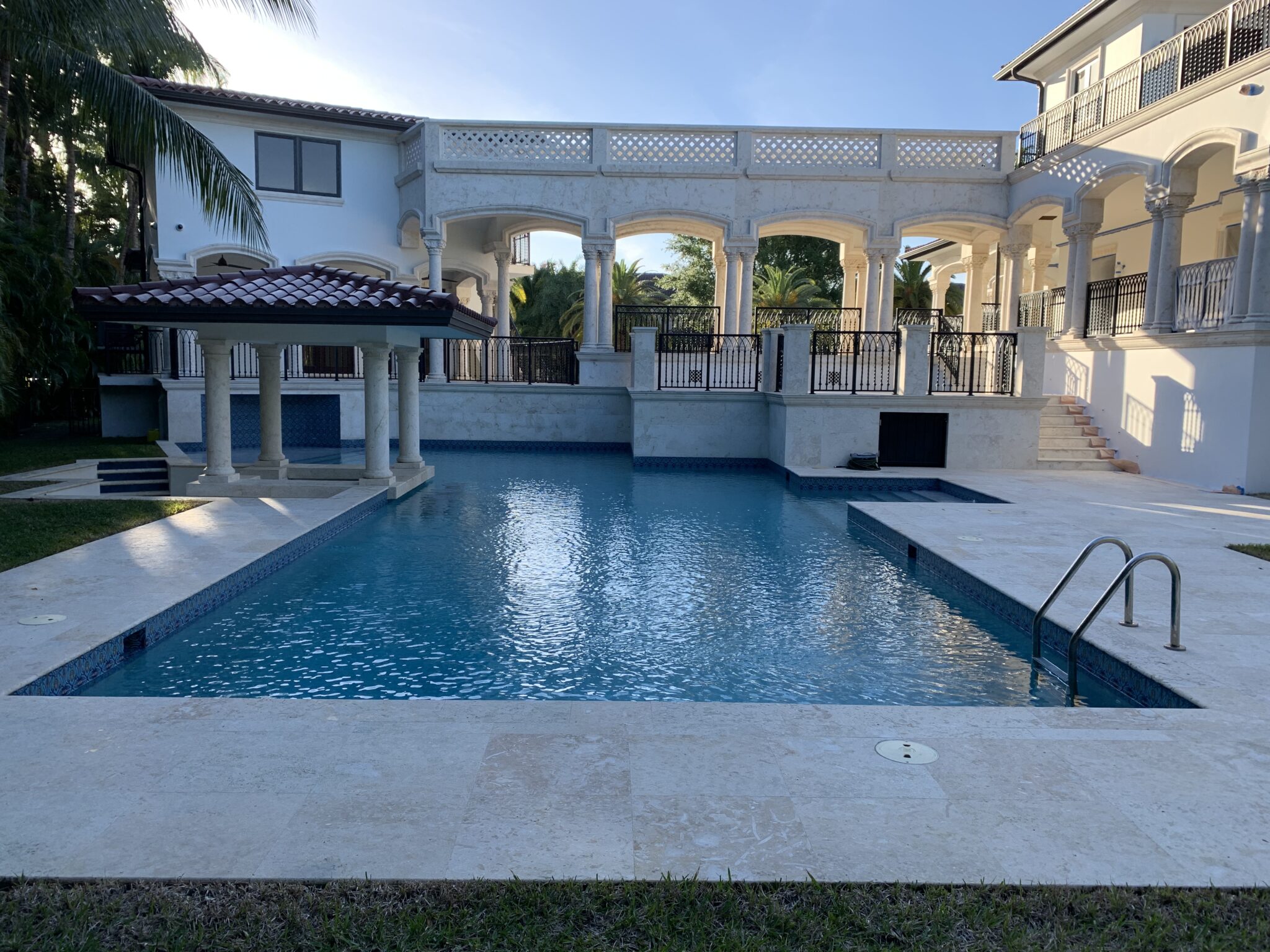 What Is a Zero Entry Pool? Beach Entry Pool Guide